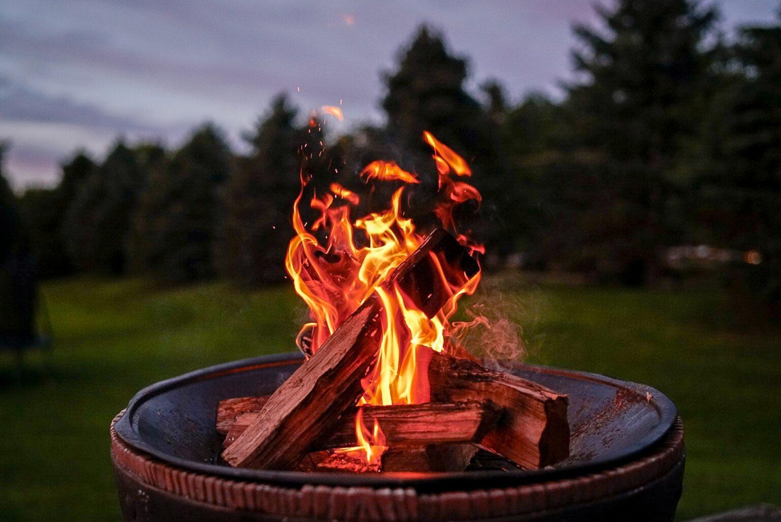 20 Amazing DIY Fire Pit Ideas For A Warm And Romantic Yard - Craftsonfire