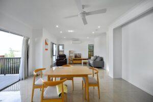 Should The Ceiling Fan Match the Ceiling Color? - Craftsonfire