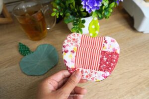 DIY Apple Coaster (Sewing Guide) - Craftsonfire